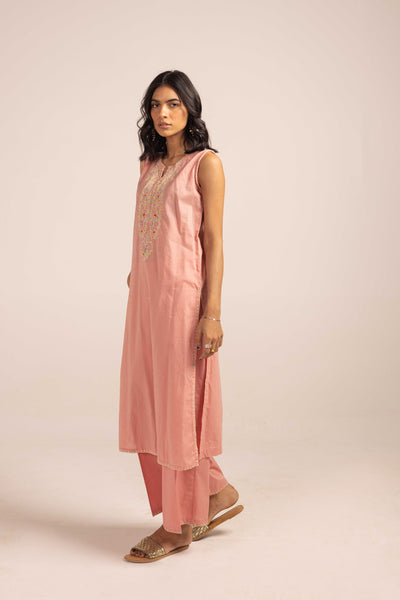 Pure Embroidered Waadi Suit – GENERATION