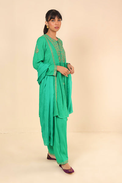 Bahar Bano Suit – GENERATION
