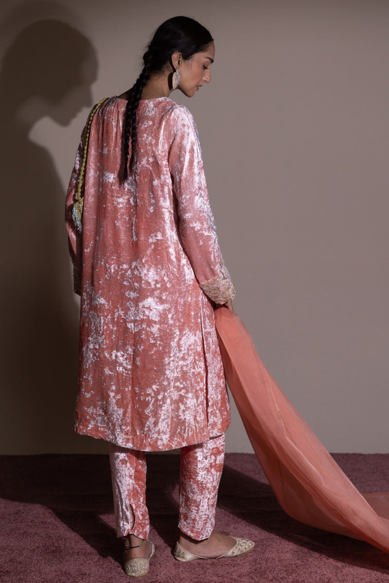Resham-e-Khaas Velvet 3-Piece Set – GENERATION